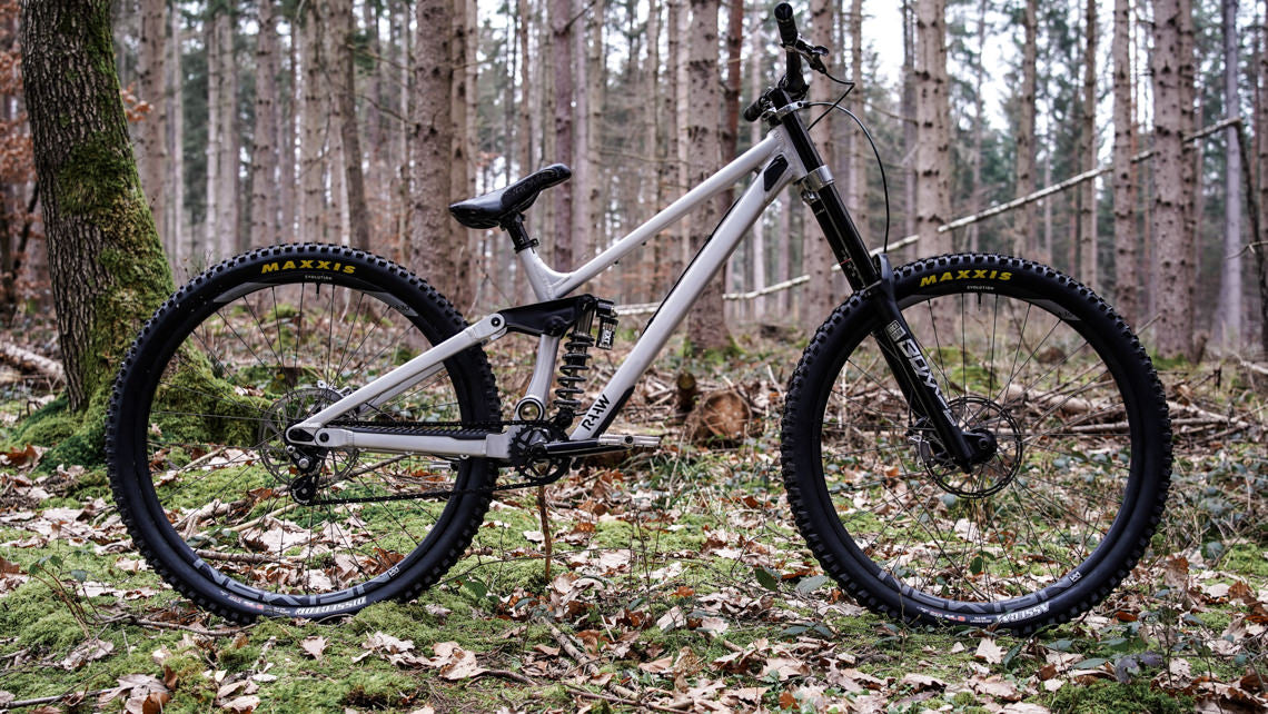 Video: Yalla! Dream Bike Build with Tristan Bulant – RAAW Mountain Bikes