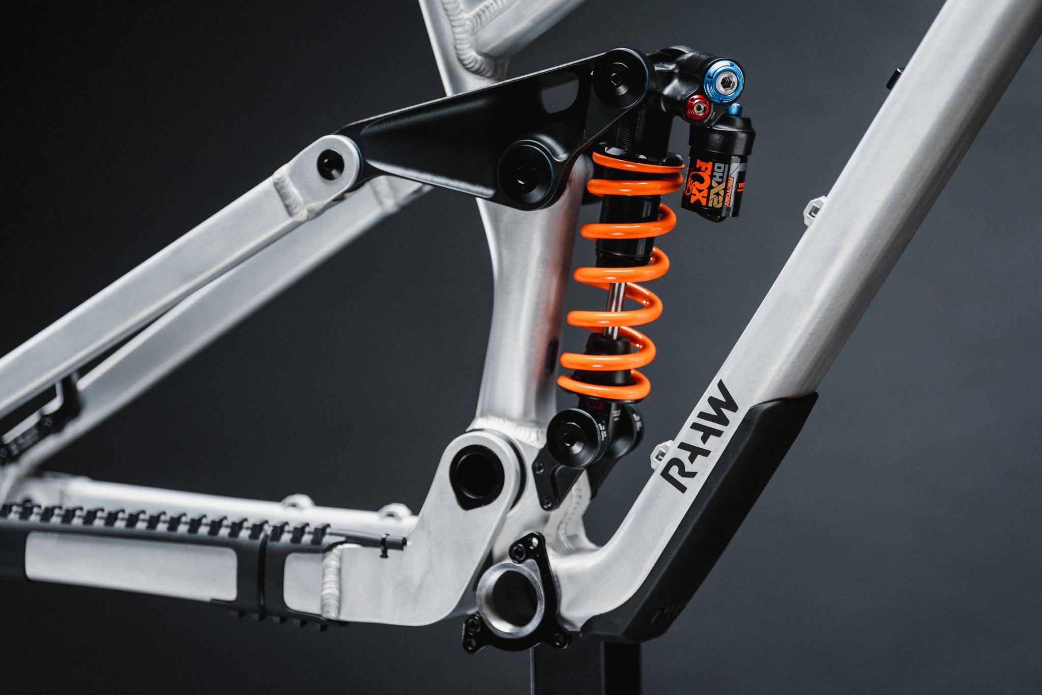 RAAW Madonna V3 – RAAW Mountain Bikes