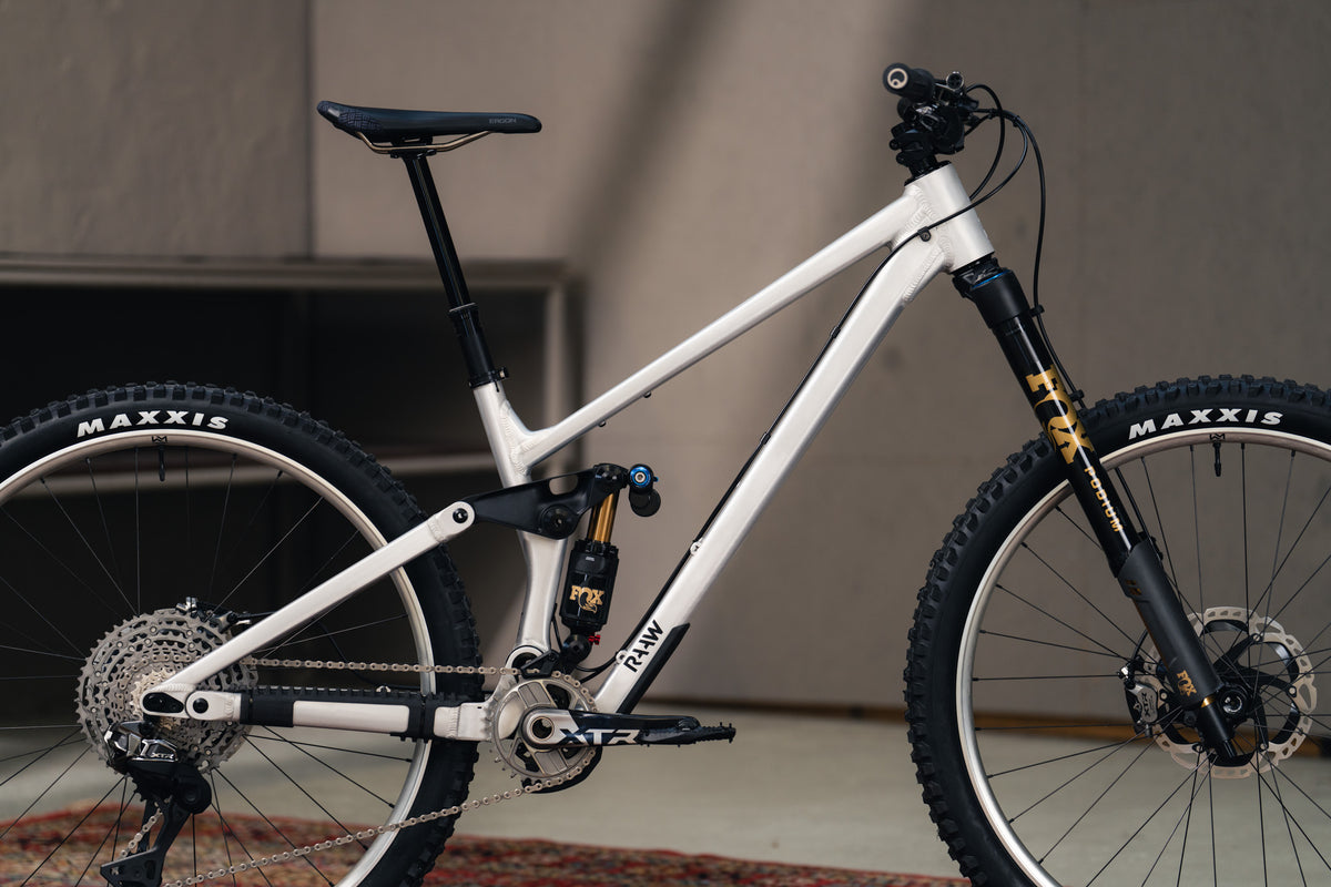 Madonna V3 Fox Podium Build – RAAW Mountain Bikes